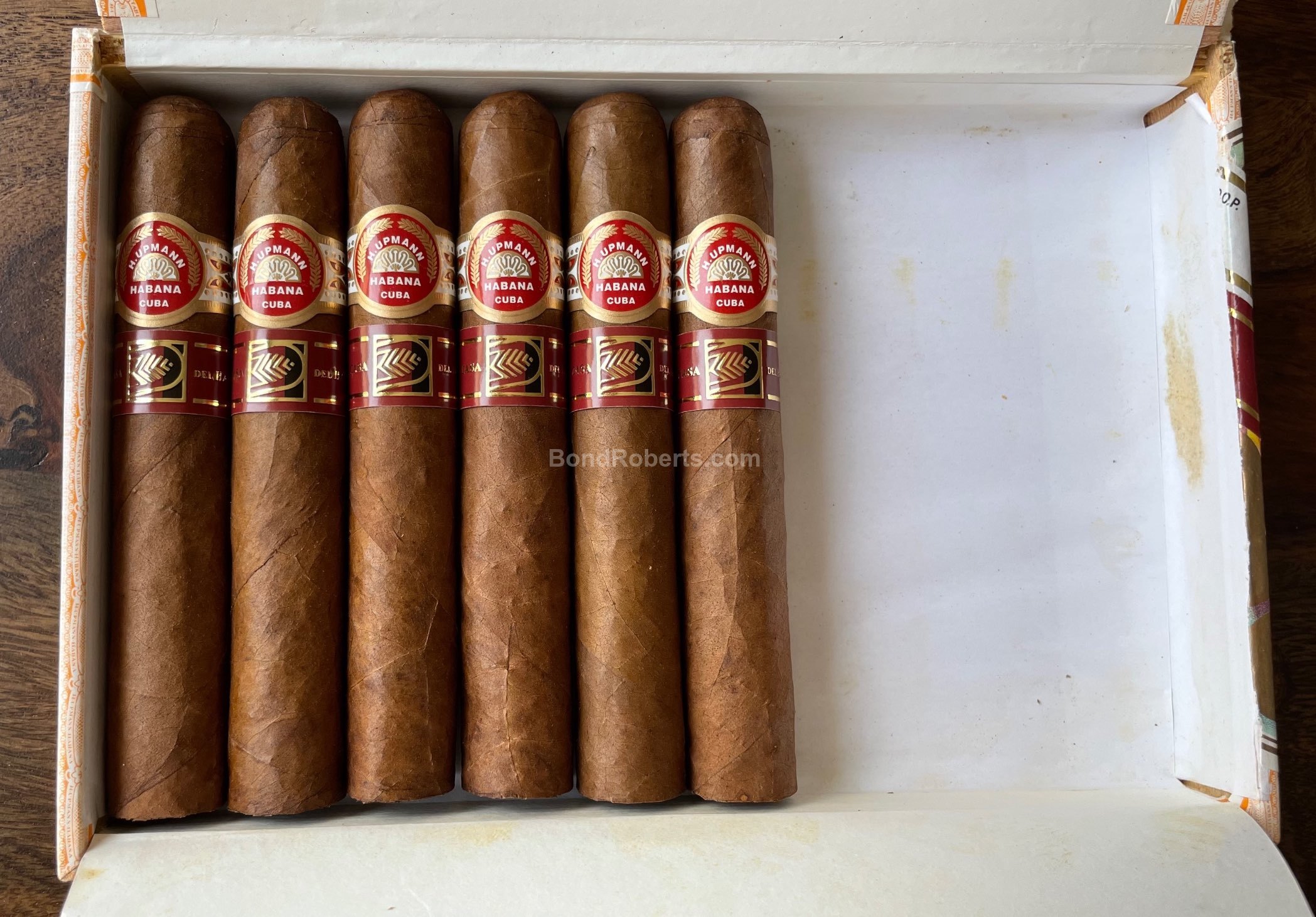 H. Upmann Royal Robusto LCDH Exclusivo 2015 Dress Box of 10 cigars 14027
