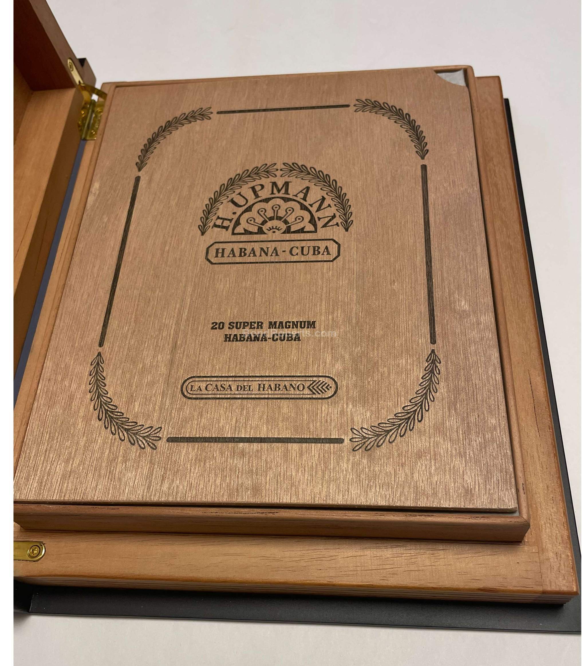 H. Upmann Super Magnum Colección Habanos 2021 Numbered book-shaped ...