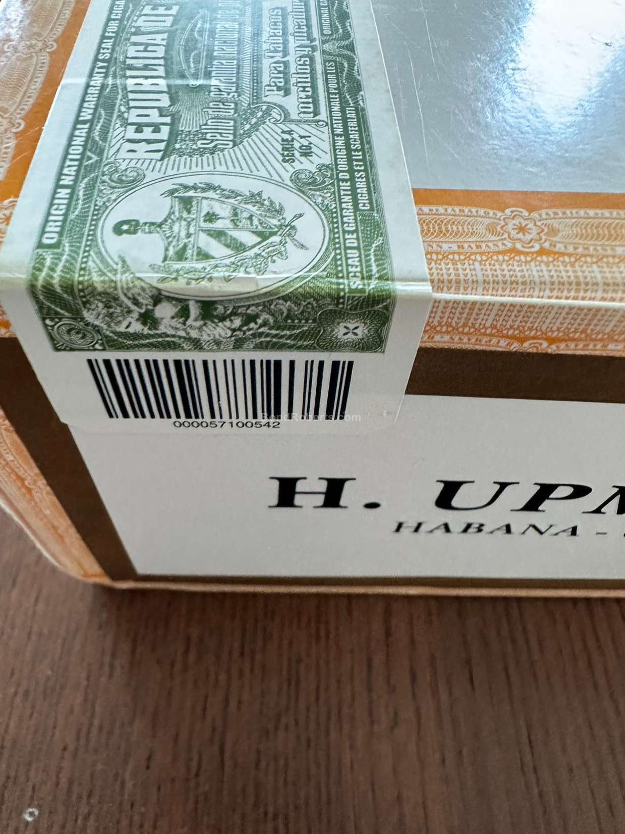 H. Upmann Super Magnum Colección Habanos 2023 Numbered book-shaped ...