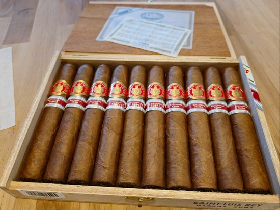 Cuban Cigar Auctions: Buy & Sell Rare Vintage Cuban Cigars Online ...